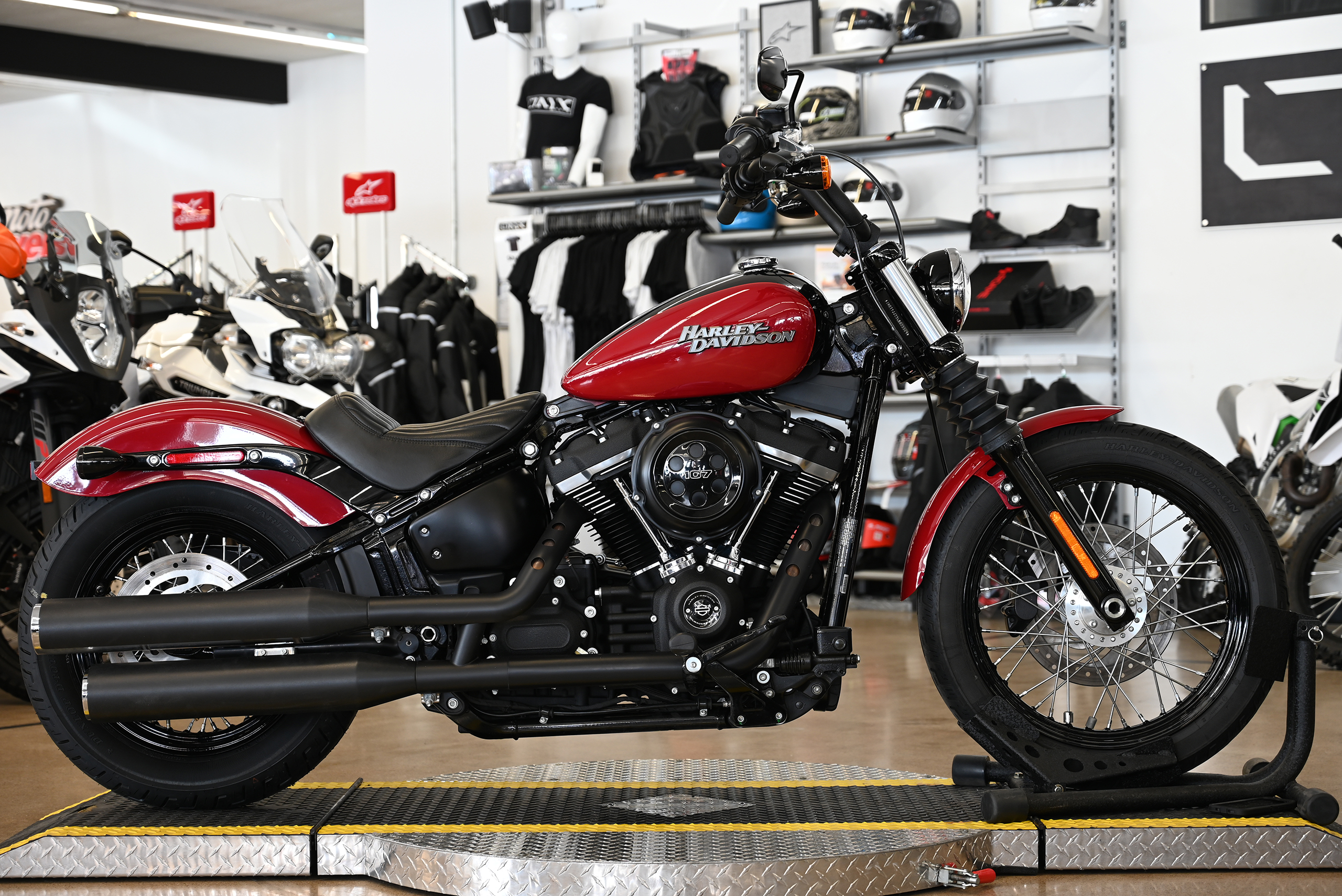 2020 Harley Davidson Street Bob - Onyx Moto San Diego
