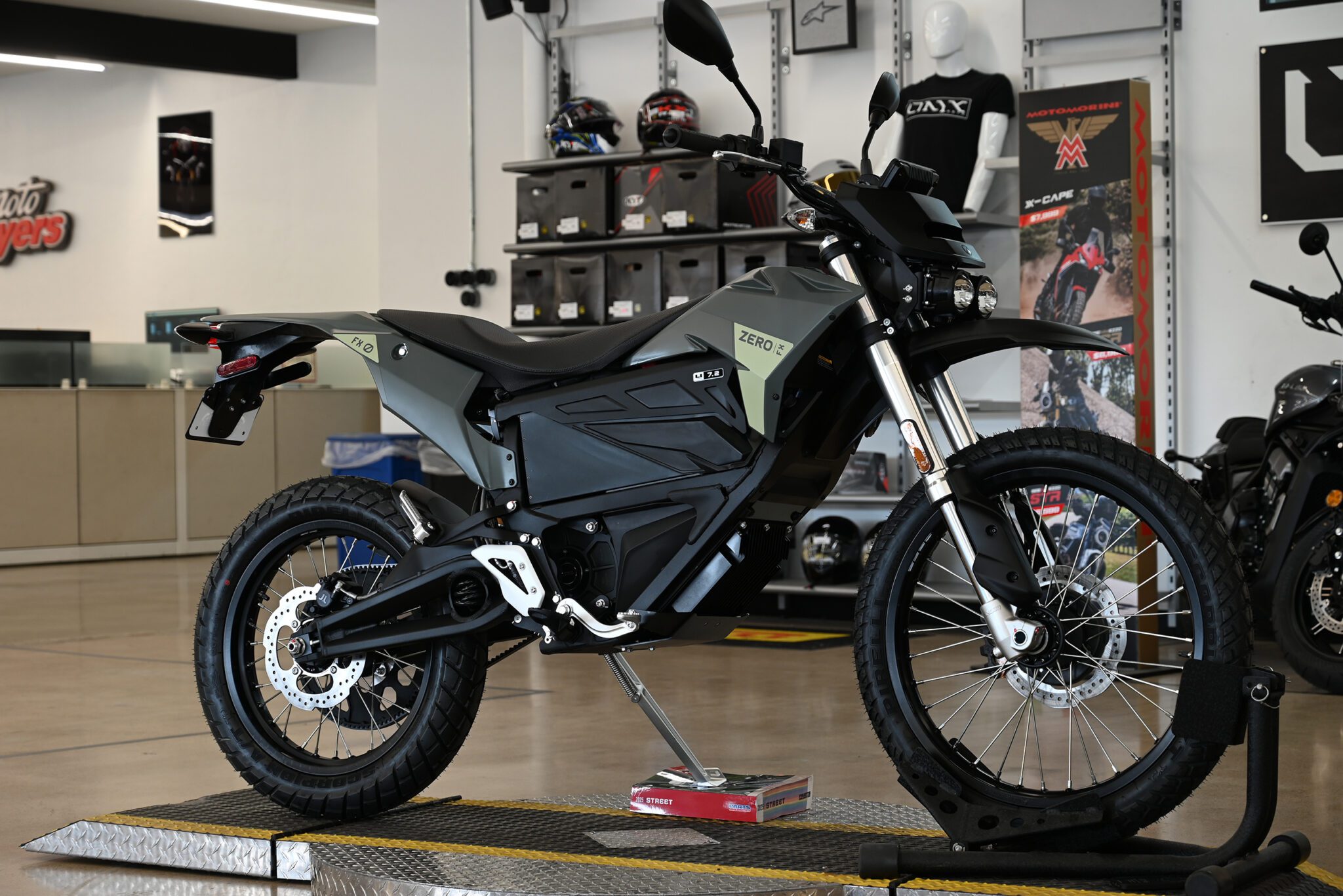 2025 Zero FX NA INTEGRATED ZF7.2 - Onyx Moto