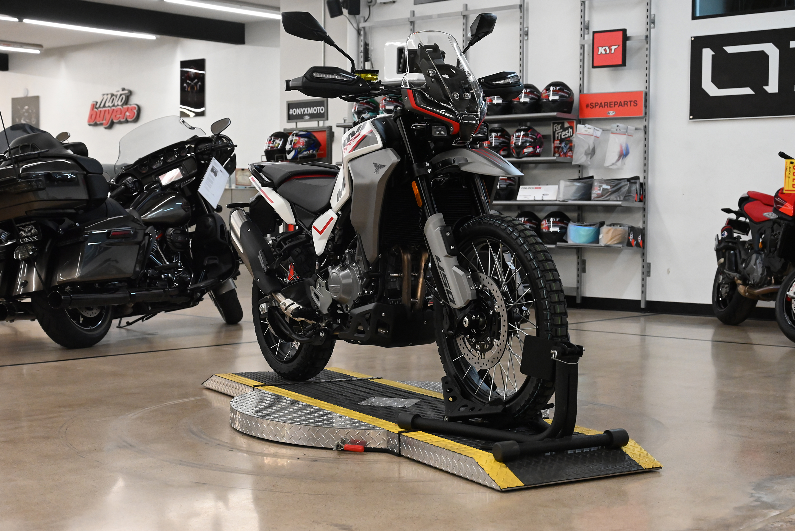2026 Moto Morini Vettore 450 - Onyx Moto San Diego